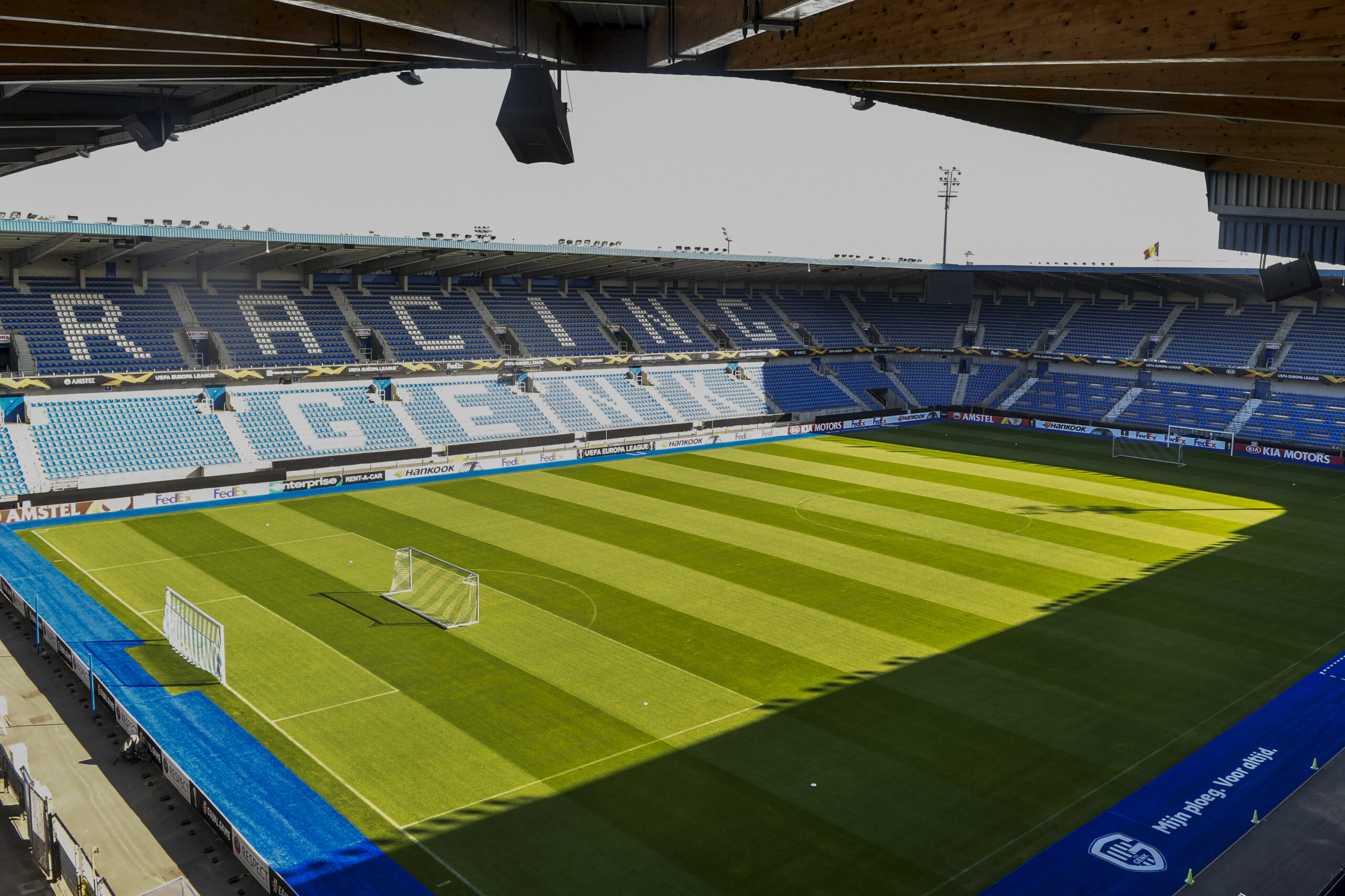 Eleda Stadion får nytt utseende - himmelsblått gräs utanför linjerna ...